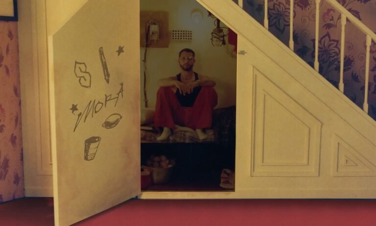 MORA sorprende con el lanzamiento de su nuevo álbum ‘LO MISMO DE ...